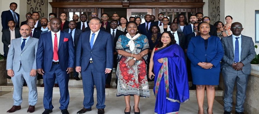 Comesa and MCCP staff with Minister